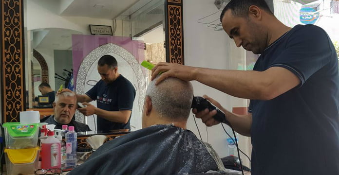 Pendant ce temps-là, Benkirane fait un tour chez son coiffeur (Photos ...