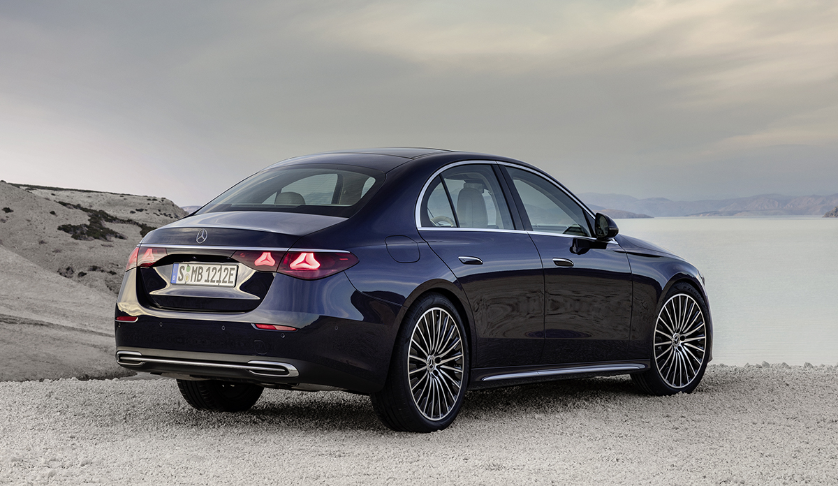 Plus technologique et toujours aussi classique, la Mercedes Classe E ...